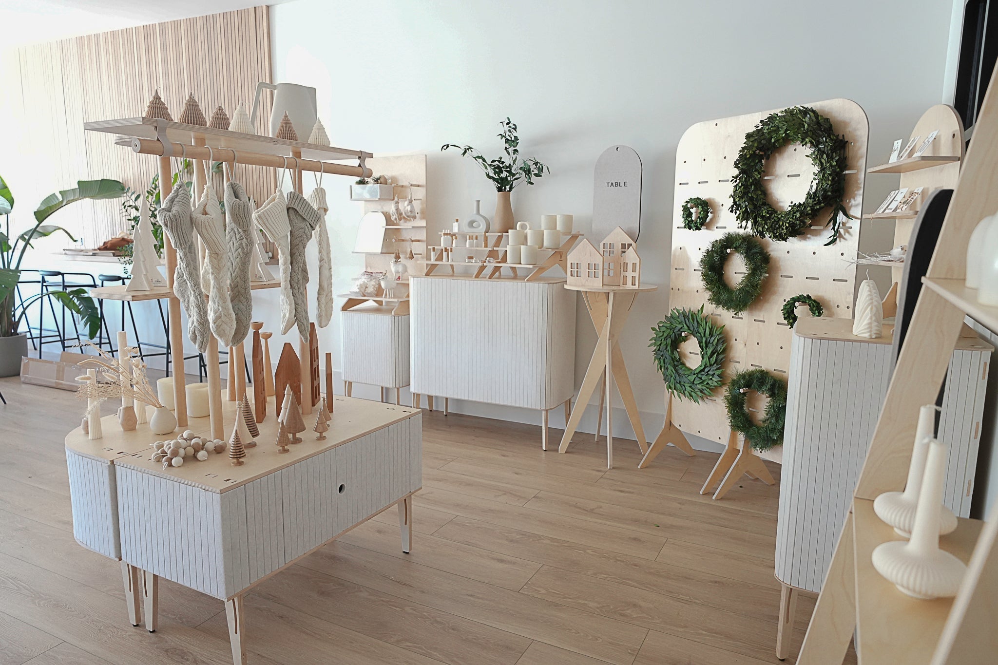 Essential Setup Tips for Holiday-Themed Outdoor Events – Vertical Ledge