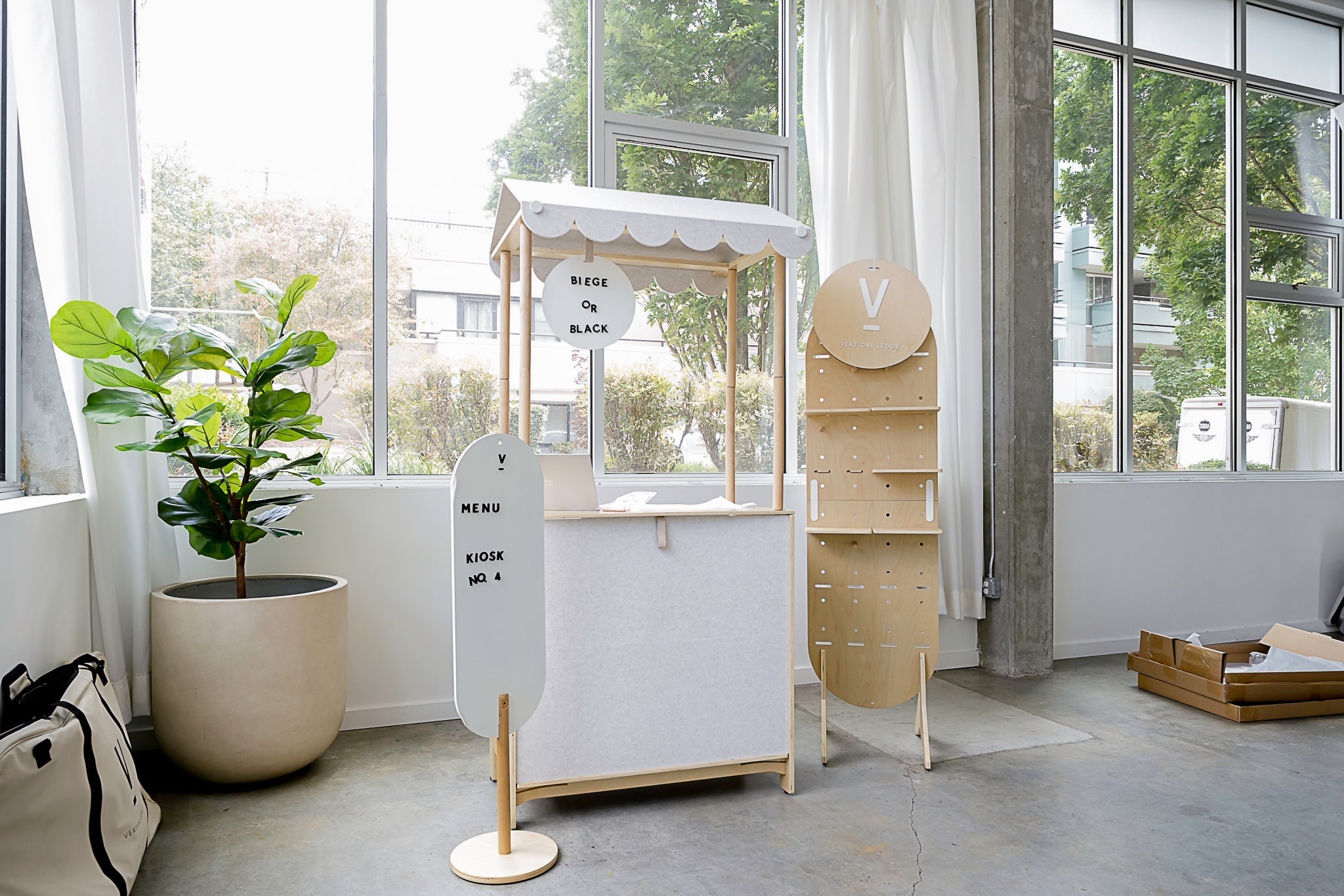 Top 5 Display Solutions for Visitor Centers – Vertical Ledge