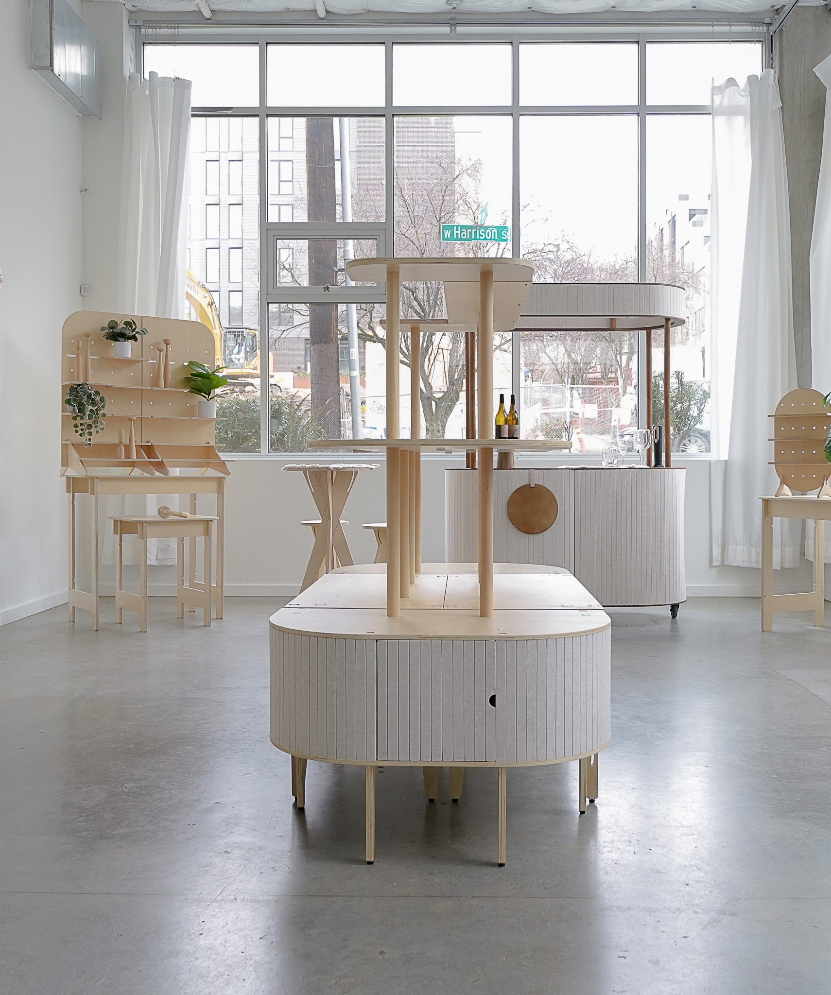 Retail – Vertical Ledge