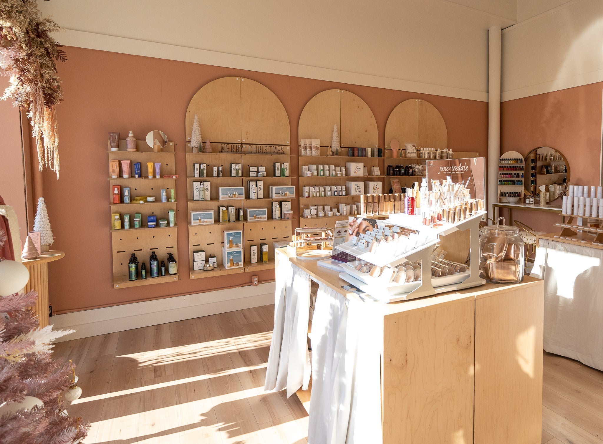 Round Collection – Vertical Ledge